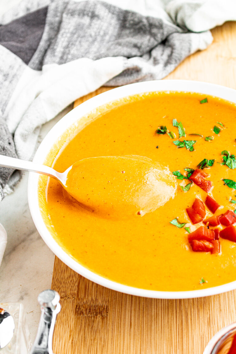 Creamy Red Pepper Soup (vegan)